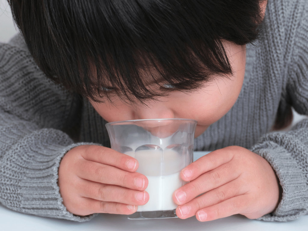 How to Introduce An Open Cup to Infants And Toddlers - The Montessori Room